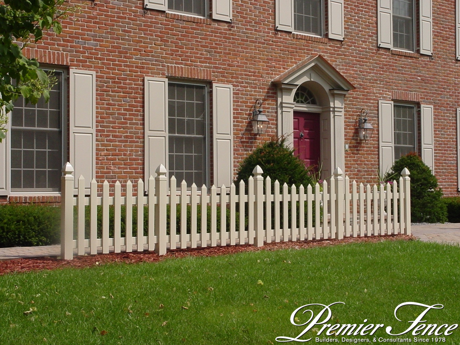 Vinyl Picket Fence – Premier Fence Inc. Fence Minneapolis St Paul ...
